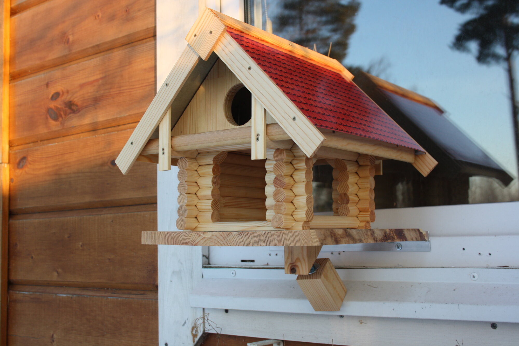 Мастерская Белый Воробей" - кормушка для белок и птиц "Городская-Избушка