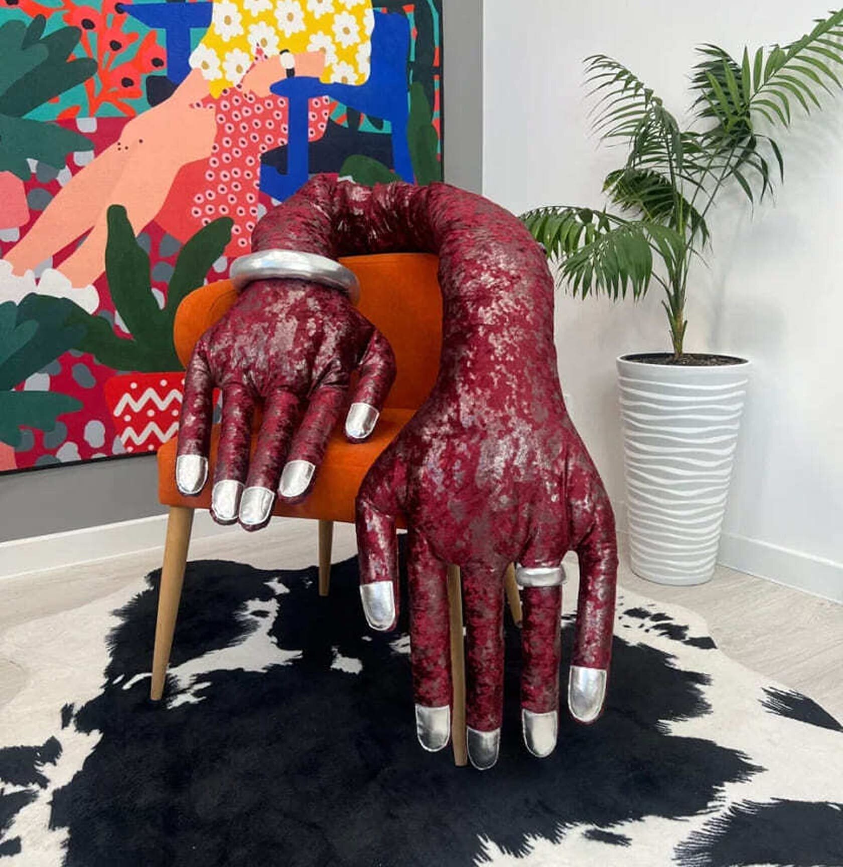 Подушка декоративная "Руки Обнимуки" бордовый мрамор, длина 2,55 м