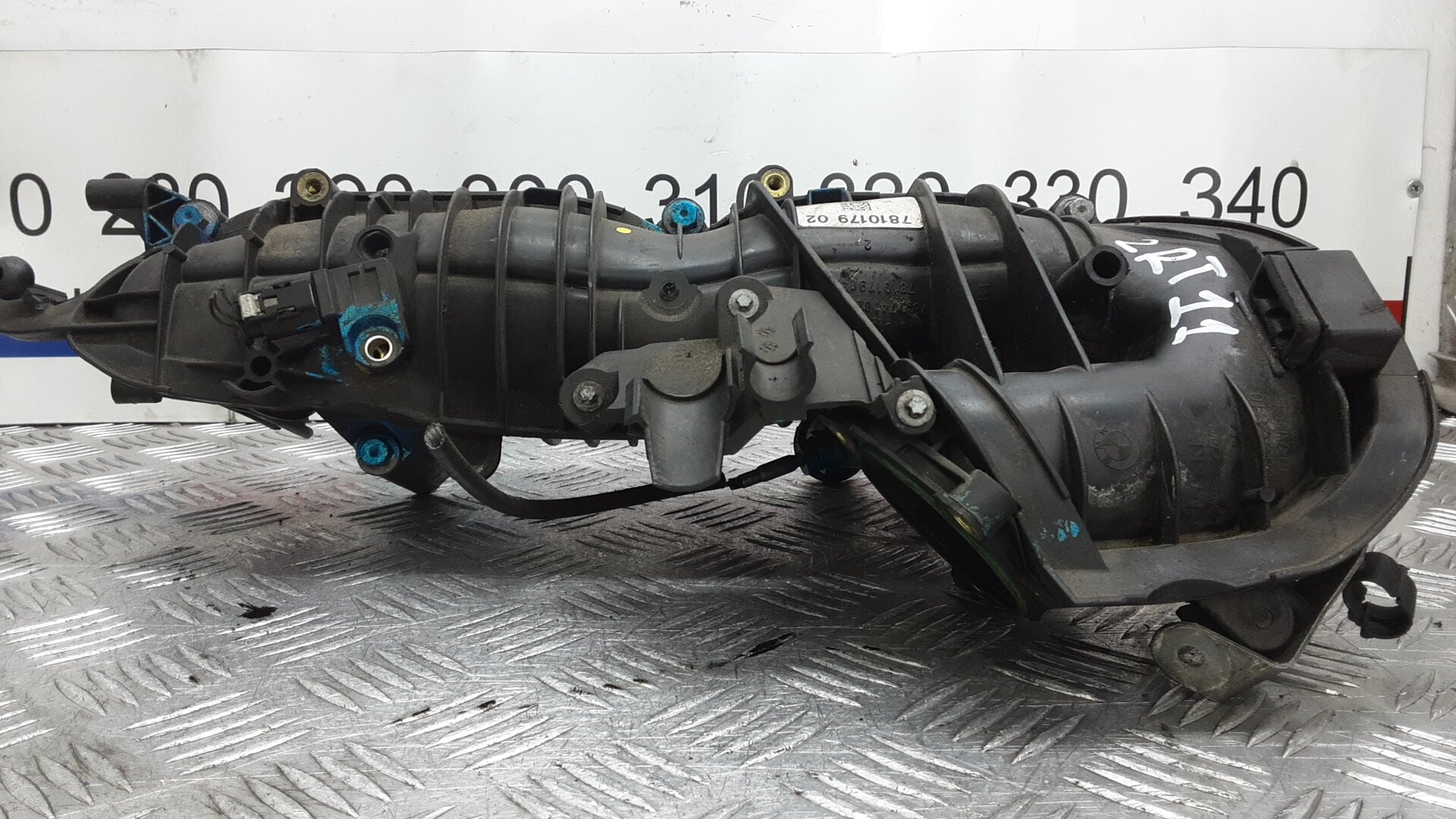 Впускной коллектор дизельный BMW X1 E84