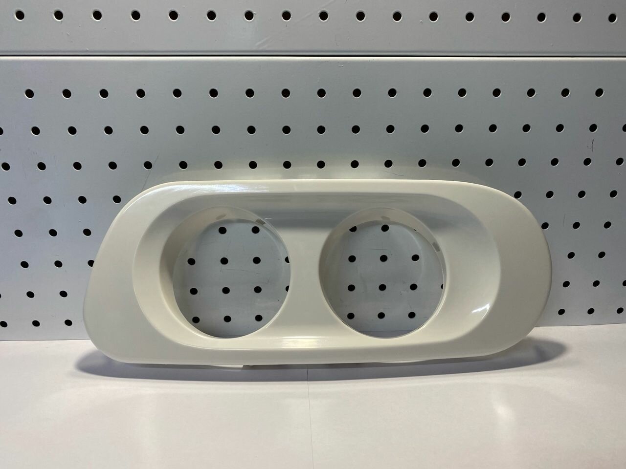 Рамка (накладка, рамка)противотуманной фары левая для ДАФ ХФ105 (DAF XF105)