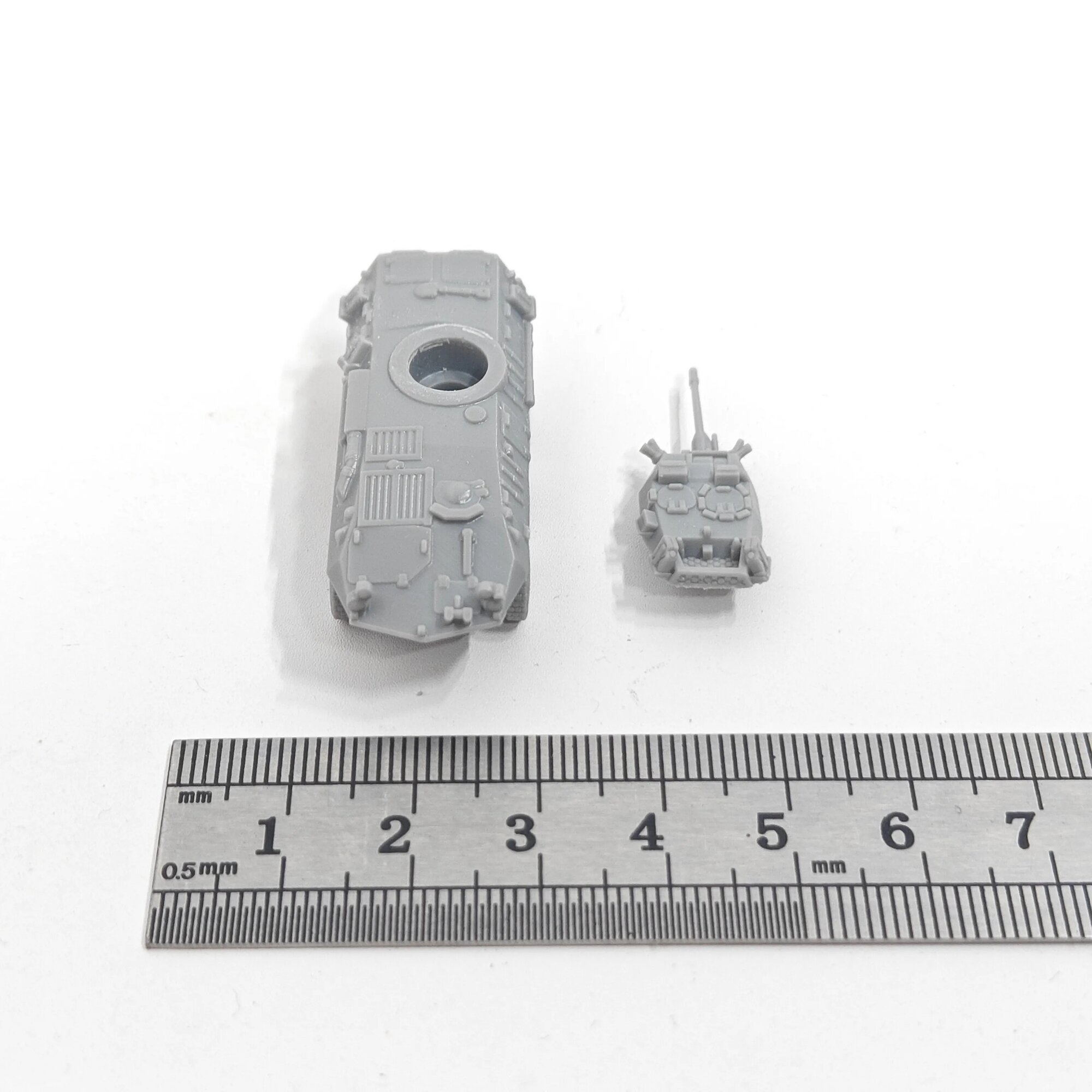 Модель LAV-25 Tusk Model 1/144