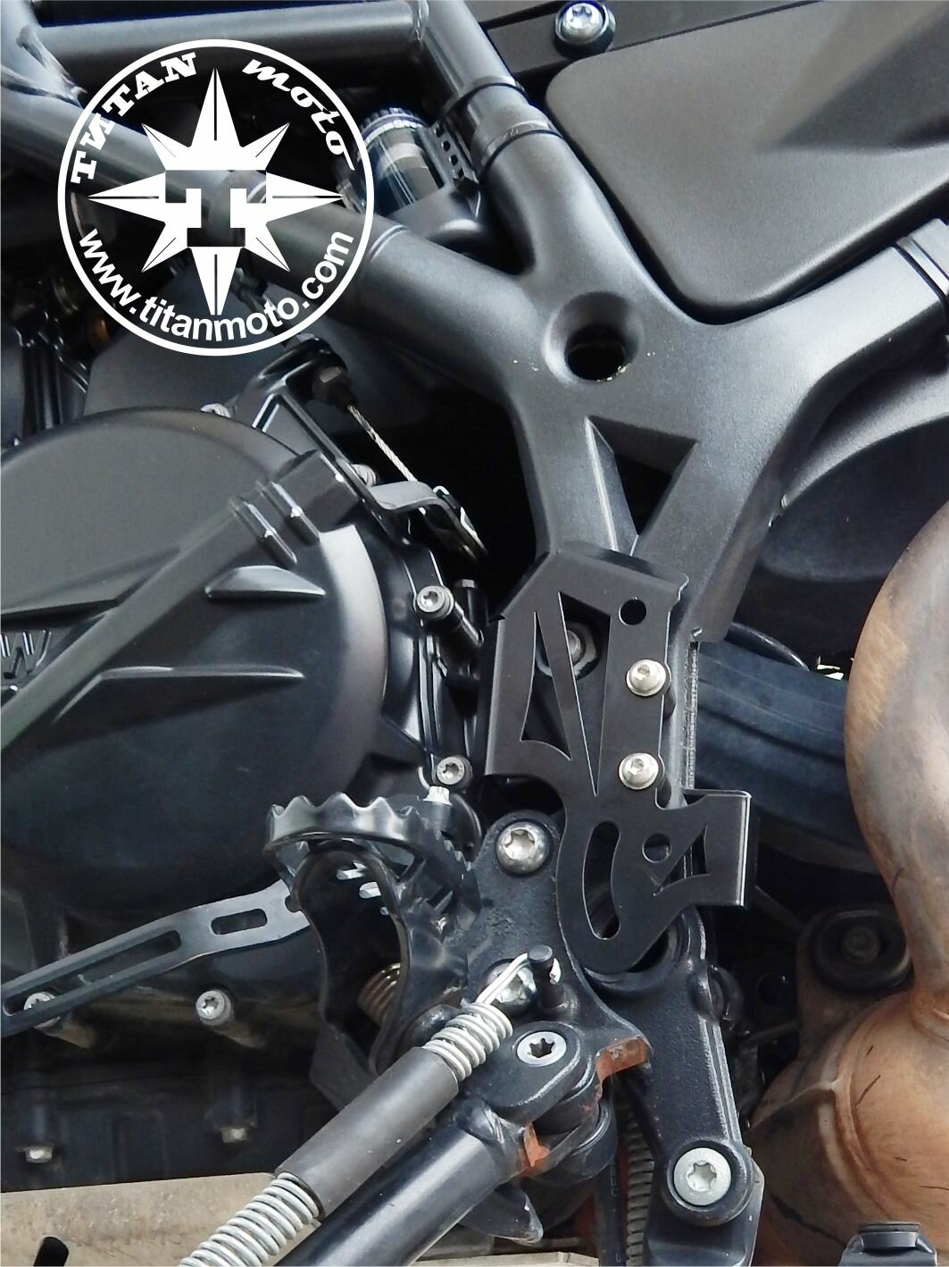 Защита рамы левая BMW F800GS, F700GS. Чёрная. Титаn moto