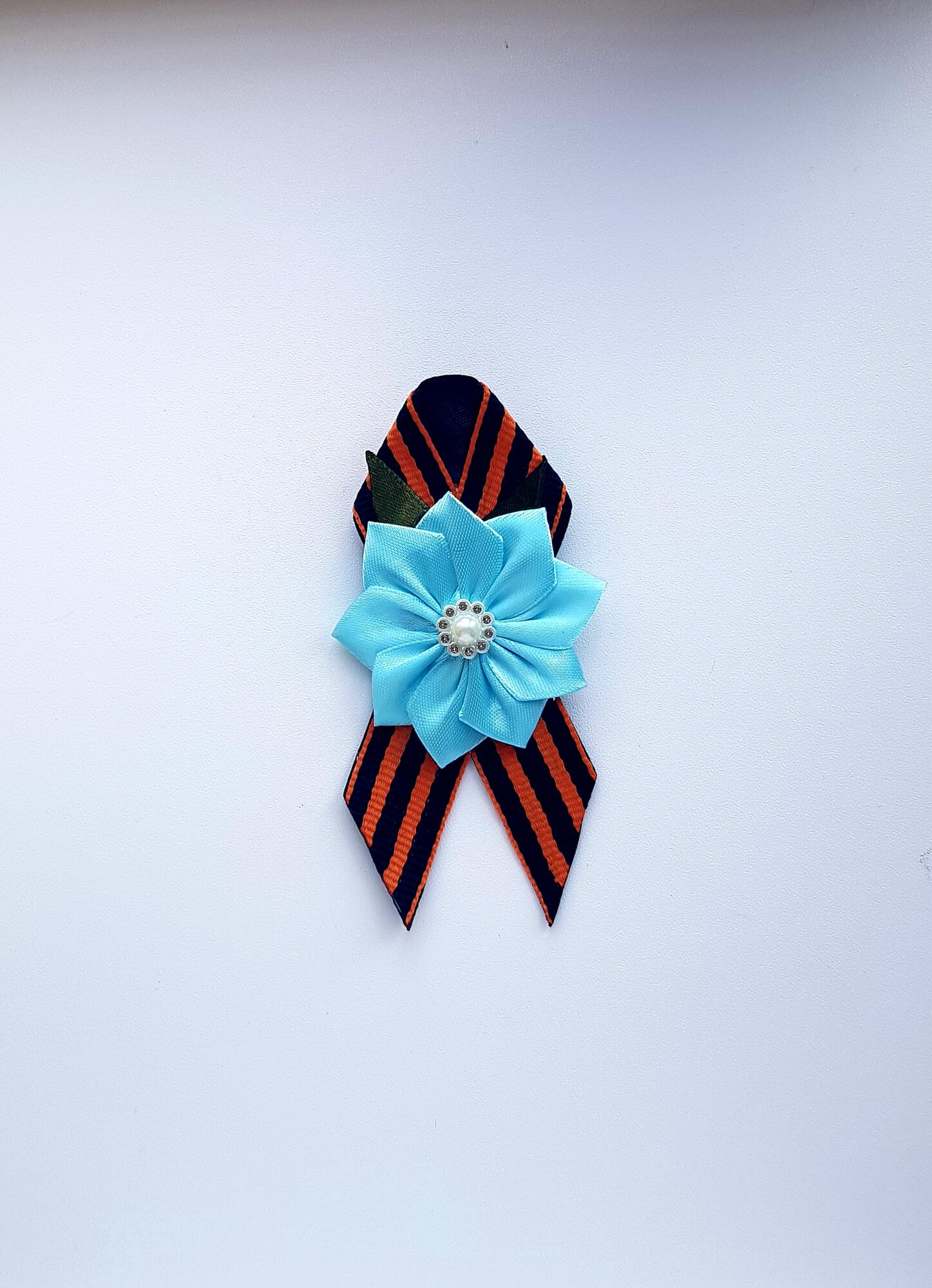 Брошь, стразы, металл, жемчуг имитация