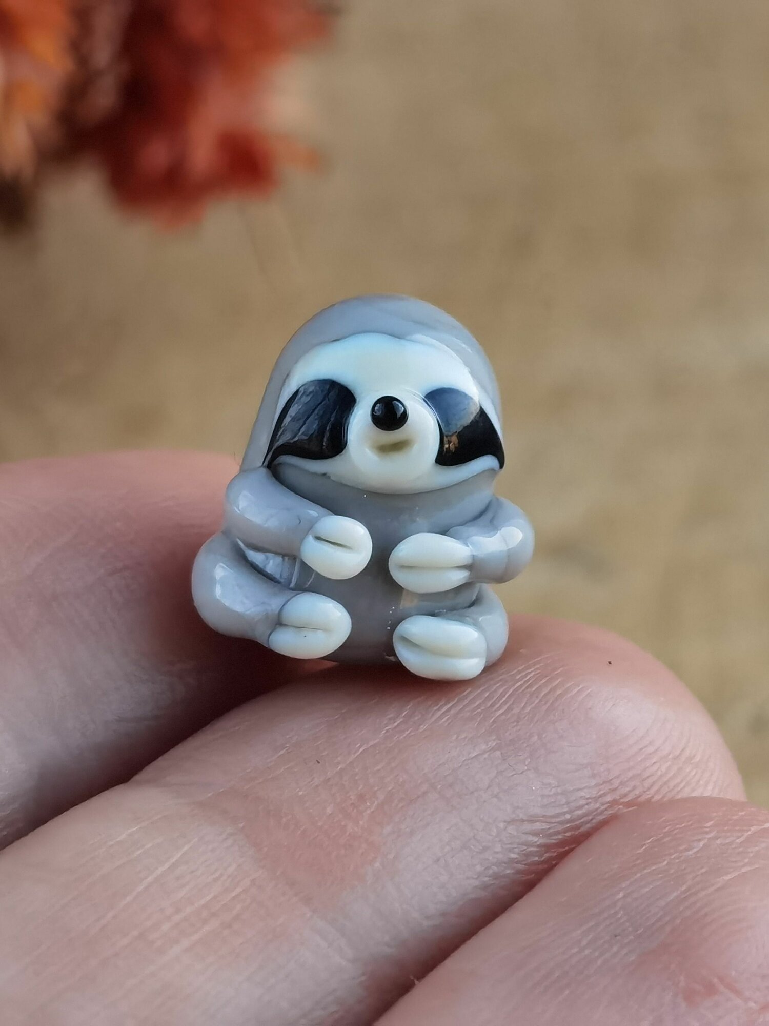 Фигурка стеклянная ленивец статуэтка или сувенир из стекла