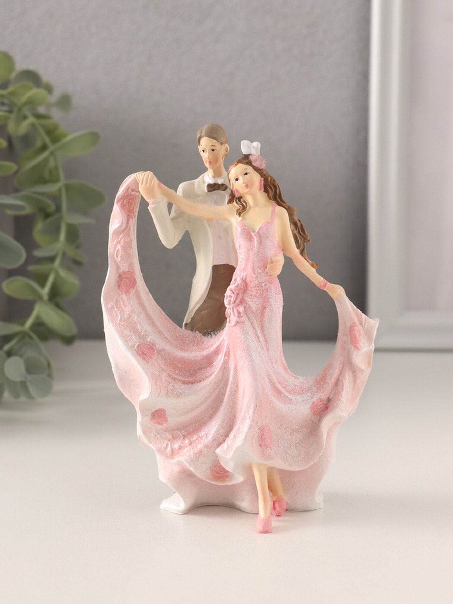 Фигурка полистоун «Танцующая пара», бело-розовый, 9.5×5×13 см
