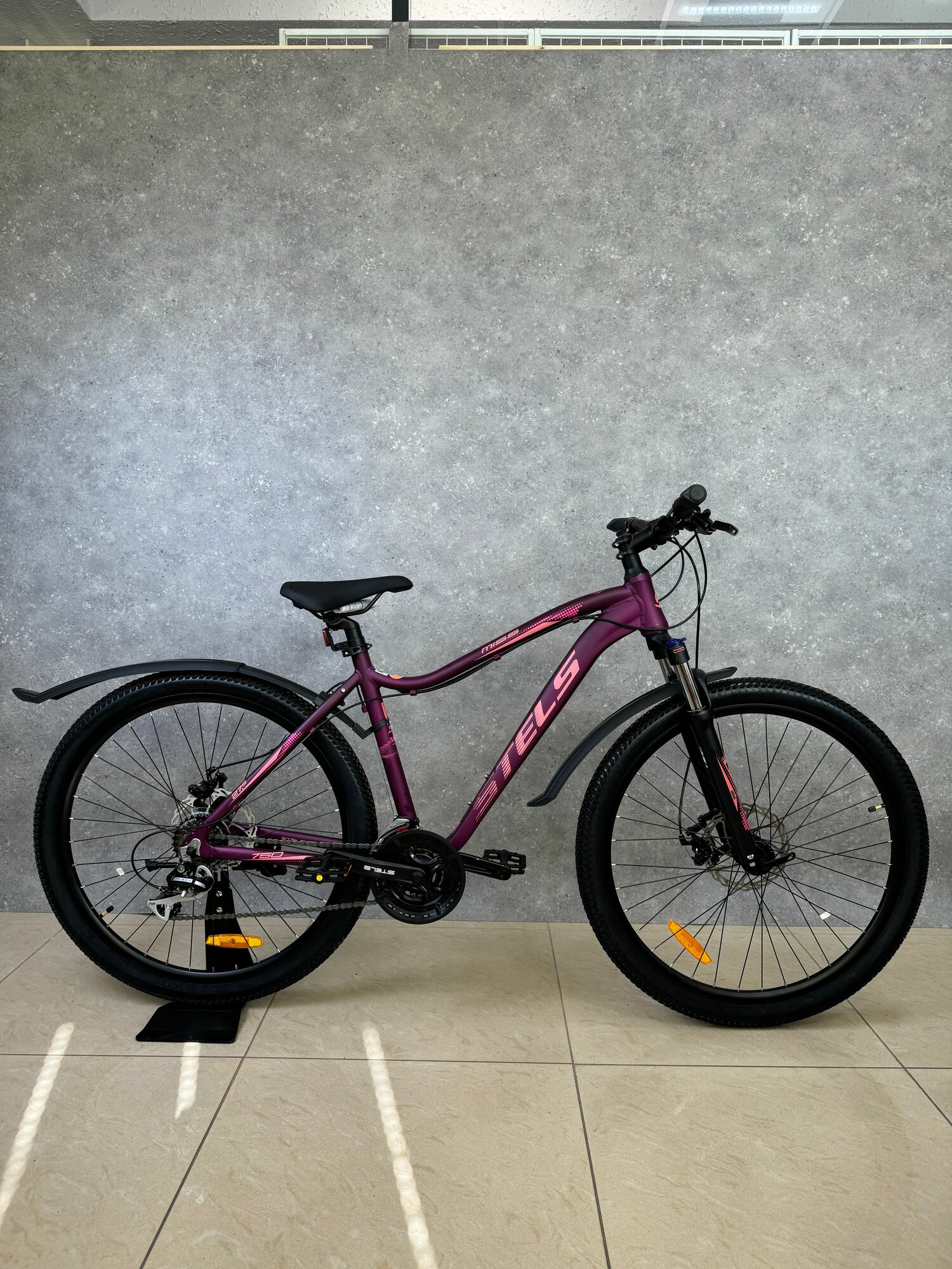 Велосипед женский горный STELS Miss 750 MD (27,5") фиолетовый , рама 18"