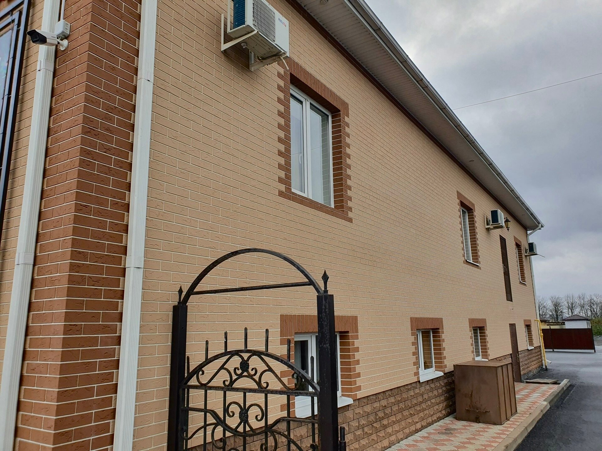 Гибкая Клинкерная плитка для фасадов и внутренней отделки "Слоновая кость", фактура-F3, размер 250х70х4мм