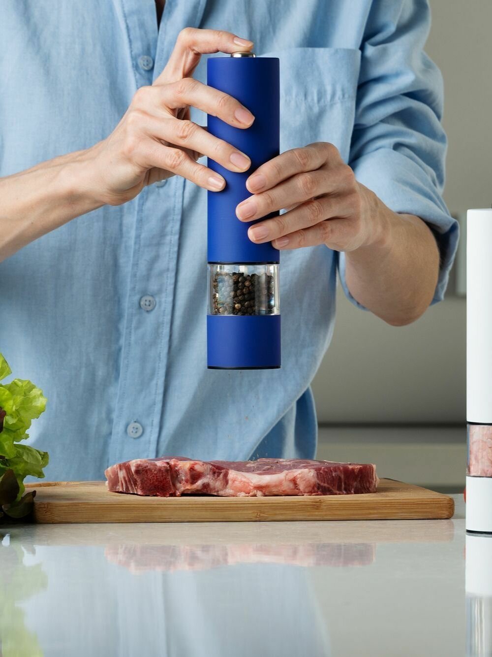 Электрическая мельница для специй соли перца Black Mill, синяя подарок девушке женщине маме подруге