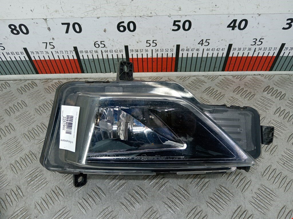 Фара противотуманная левая Volkswagen Golf Sportsvan 510941661D арт. 2257902
