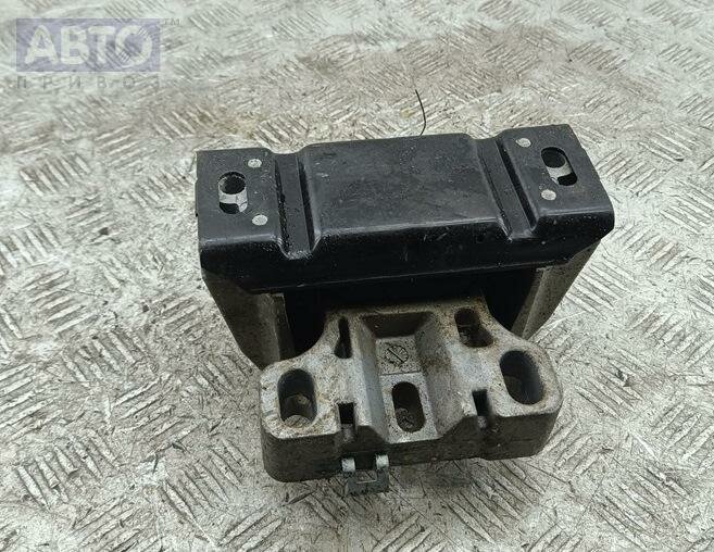 Подушка крепления двигателя Volkswagen Golf-4