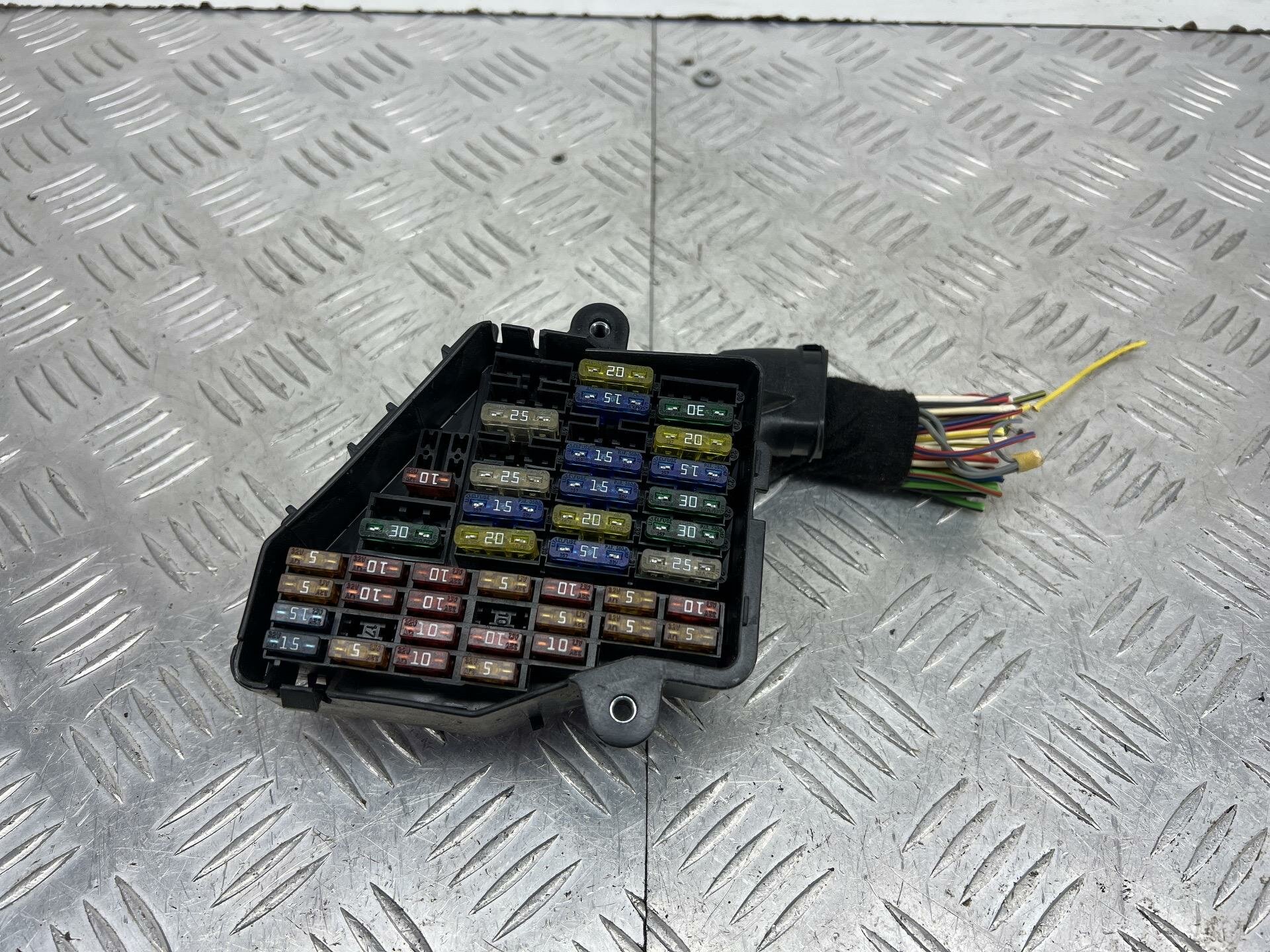 Блок предохранителей Audi A6 C5 рест. (2001 - 2005) 8D1941824