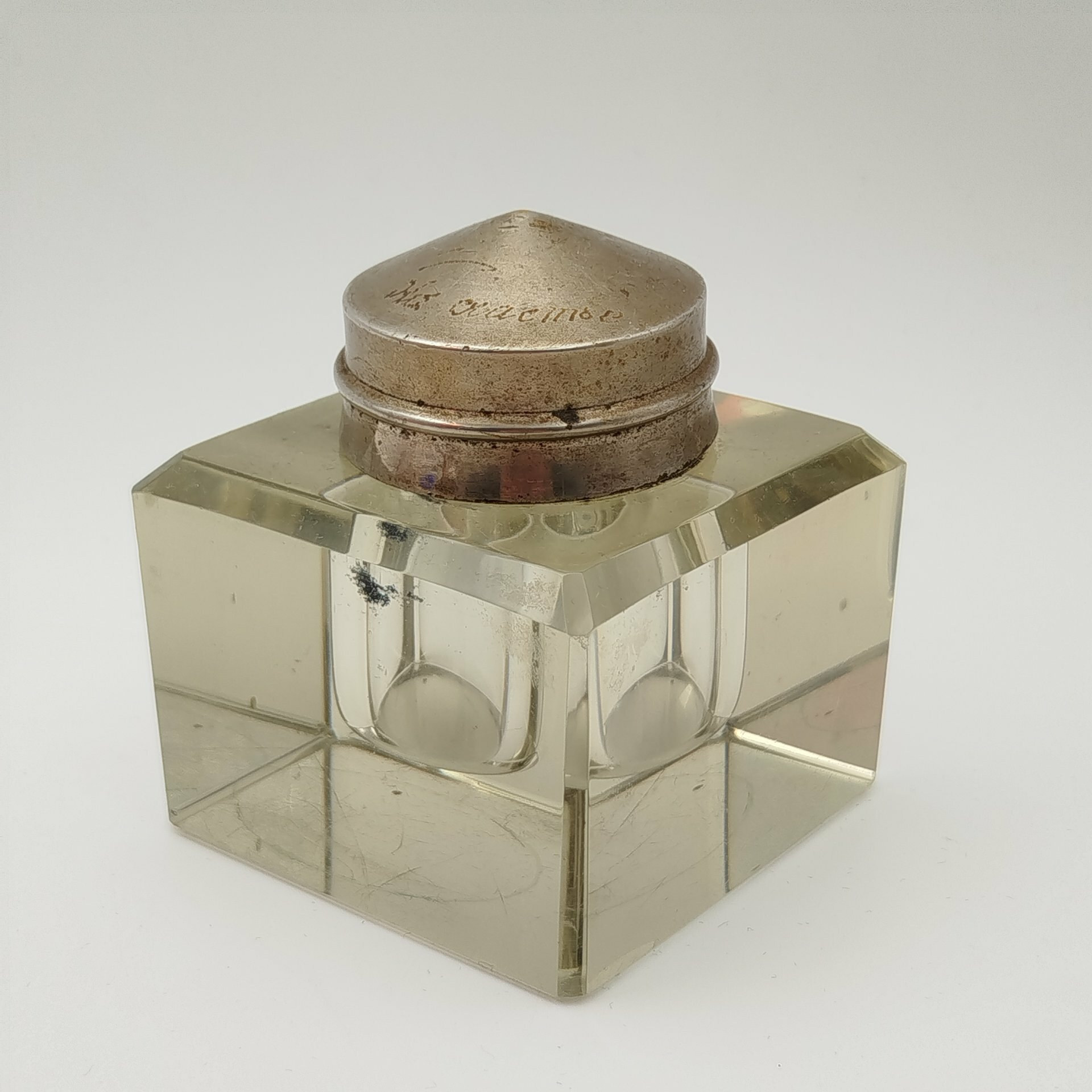 Чернильница квадратной формы с надписью "На счастье" на крышке, стекло, металл