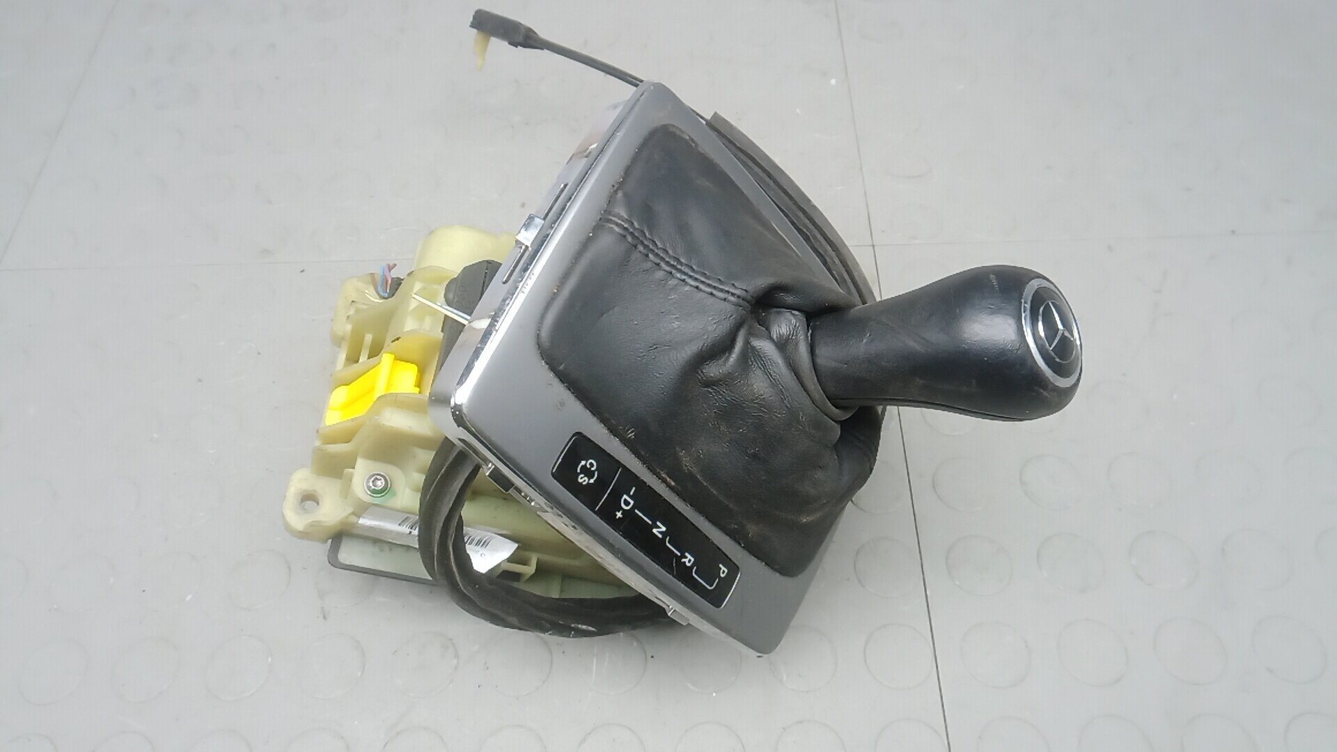 Кулиса КПП MERCEDES BENZ C-CLASS W204, Номер A2042677524Q04