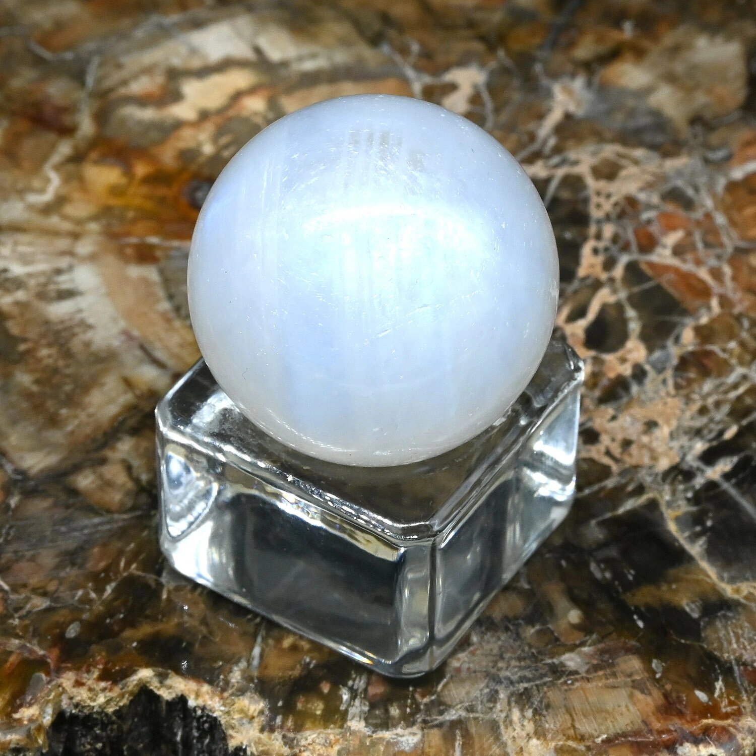 Шар из лунного камня, (адуляр) диаметр 27мм .