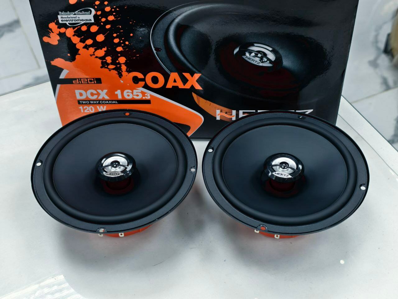 Автомобильная акустика Hertz DCX 165.3, 2-полосная, коаксиальная, 16 см, 60-120 Ватт