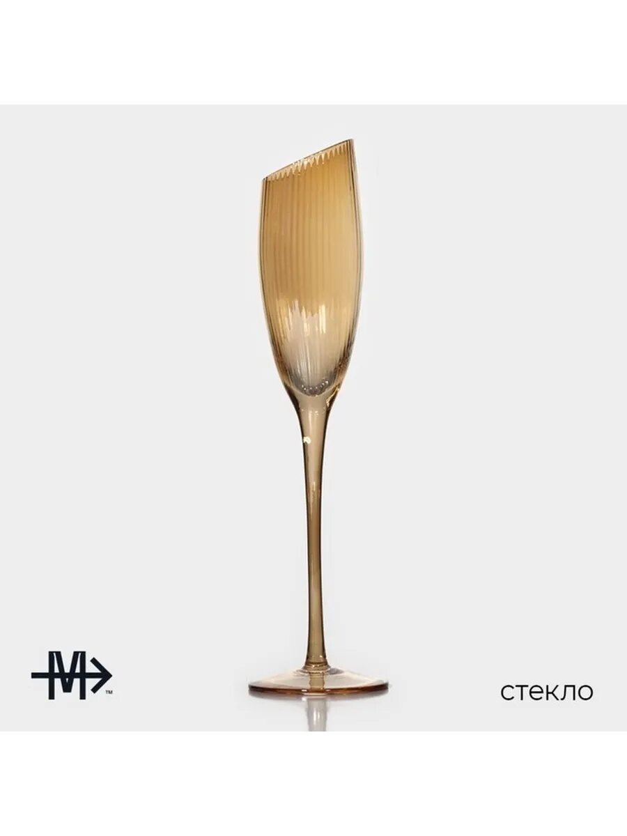 Элегантные бокалы для шампанского с золотым акцентом