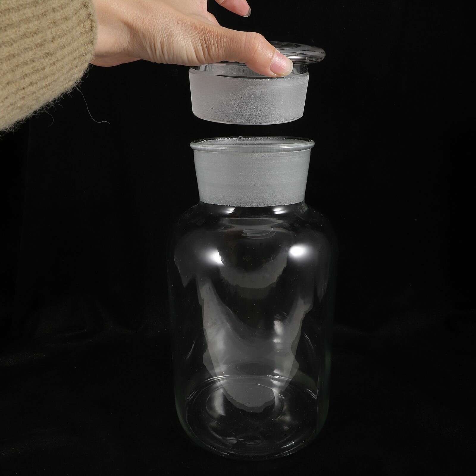 Банка для продуктов универсальная