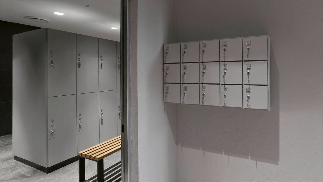 Навесной шкафчик с ячейками для хранения (15 ячеек)