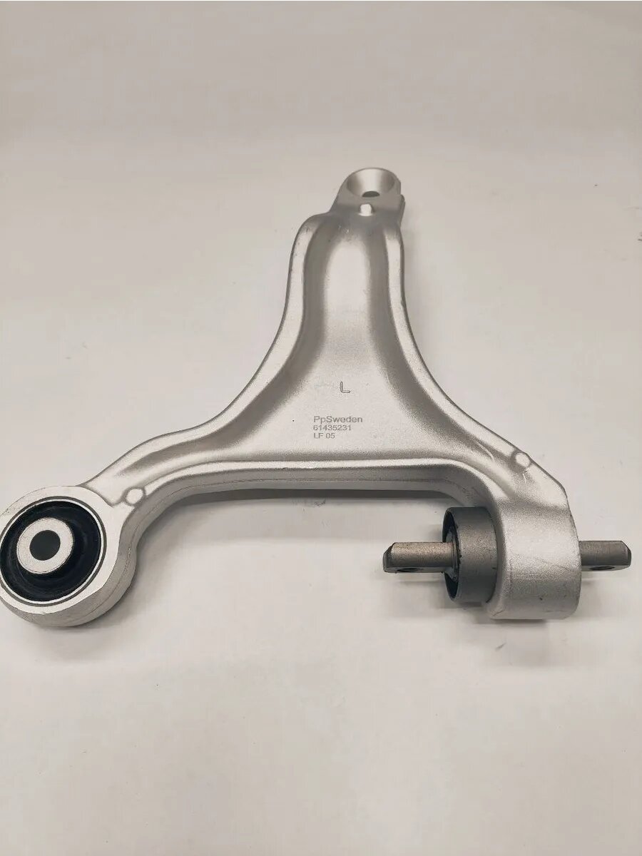 Рычаг передний левый