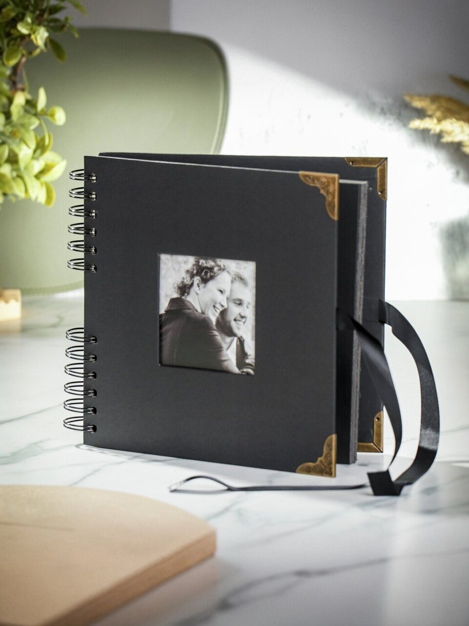 Фотоальбом на кольцах крафтовый, 22.5х20.5 см, с ленточкой, черный, Y4-8792