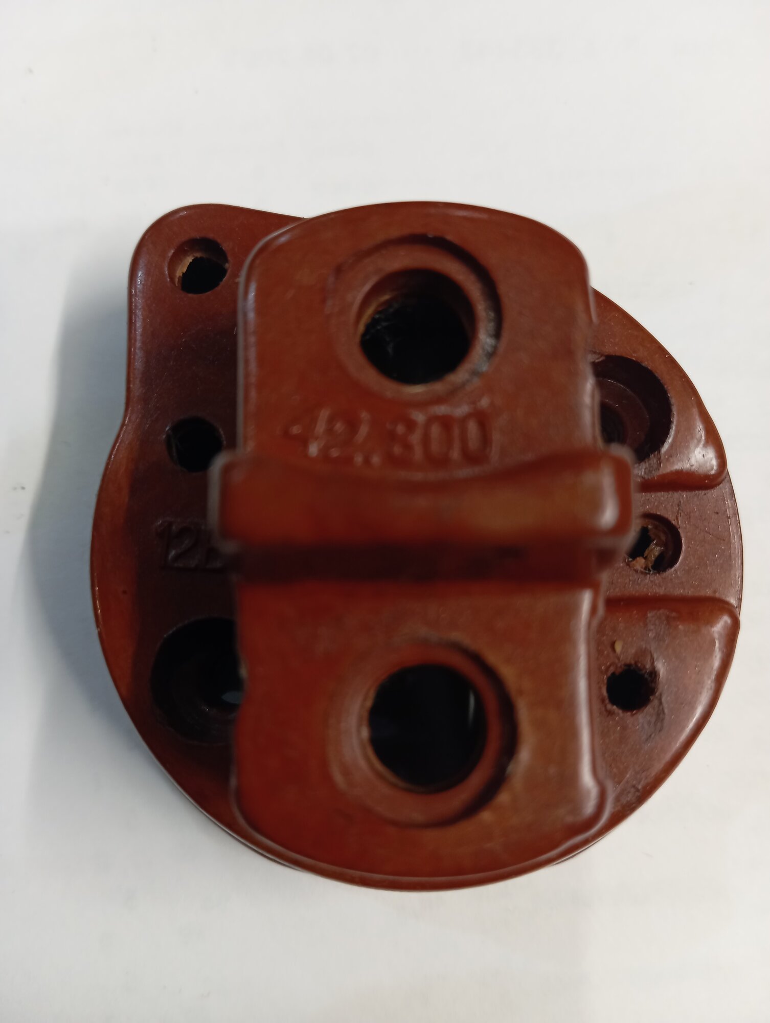 Крышка втягивающего на стартер газ уаз зил.