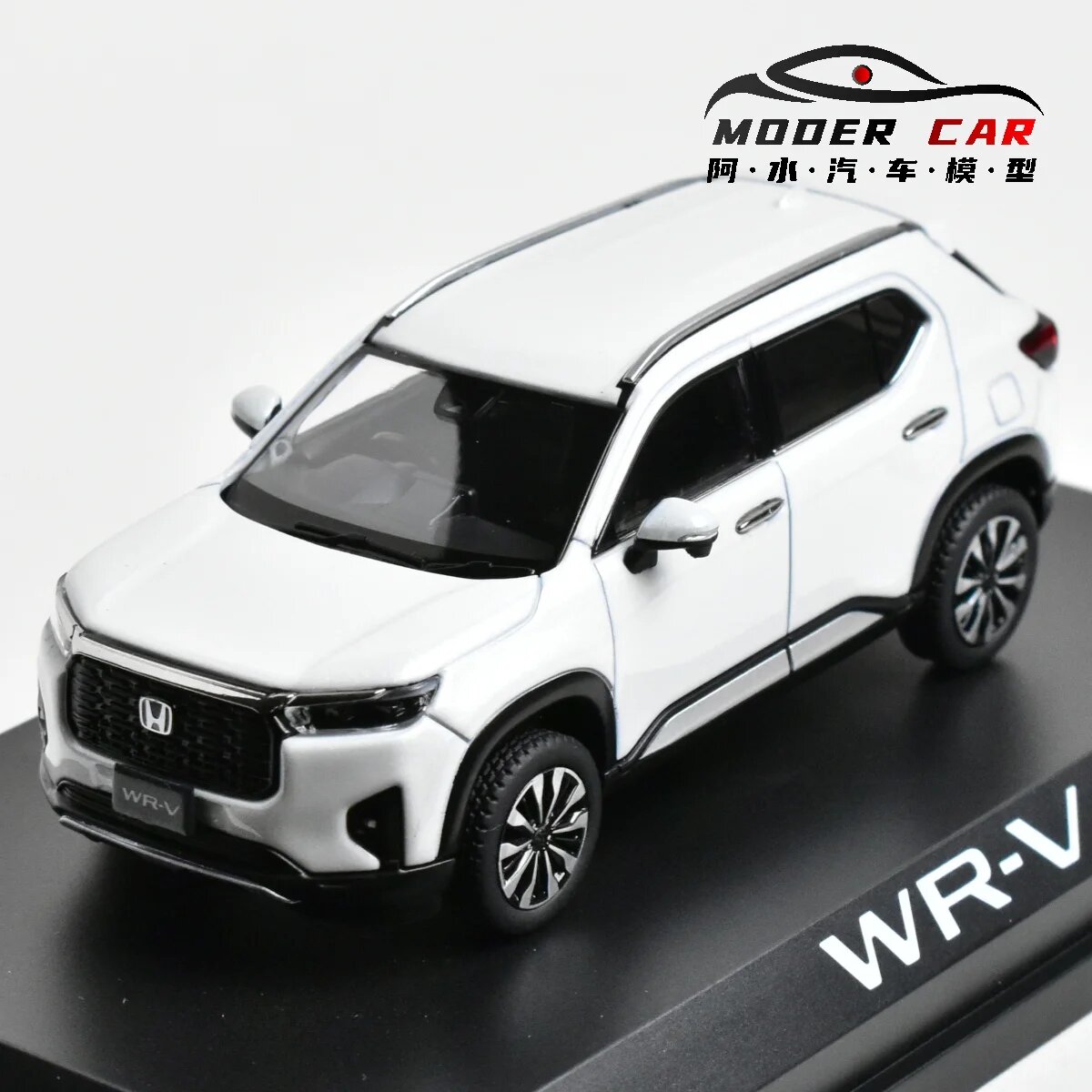 Модель автомобиля HOBBY JAPAN HJ 1:43 WR-V