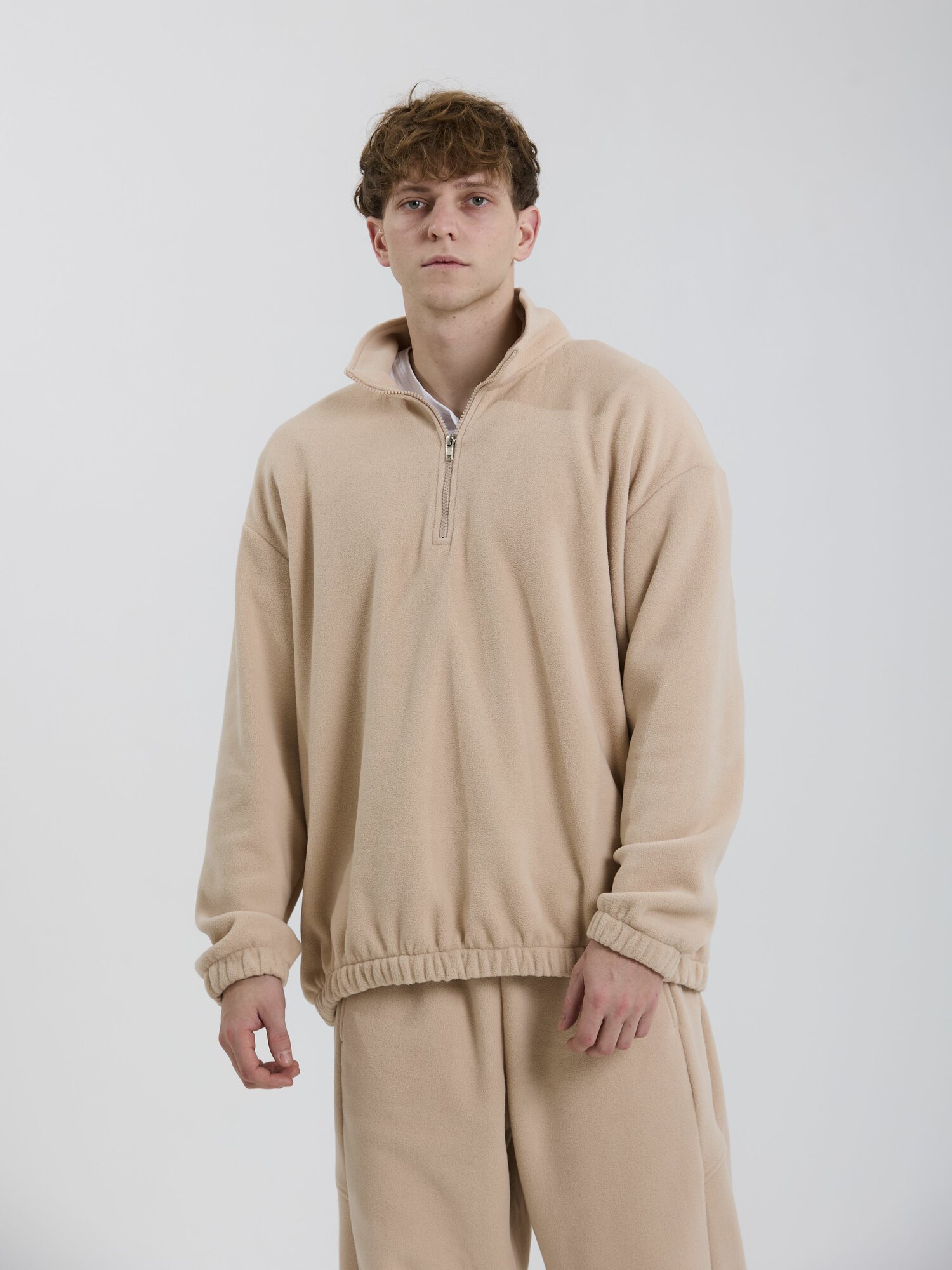 Толстовка спортивная