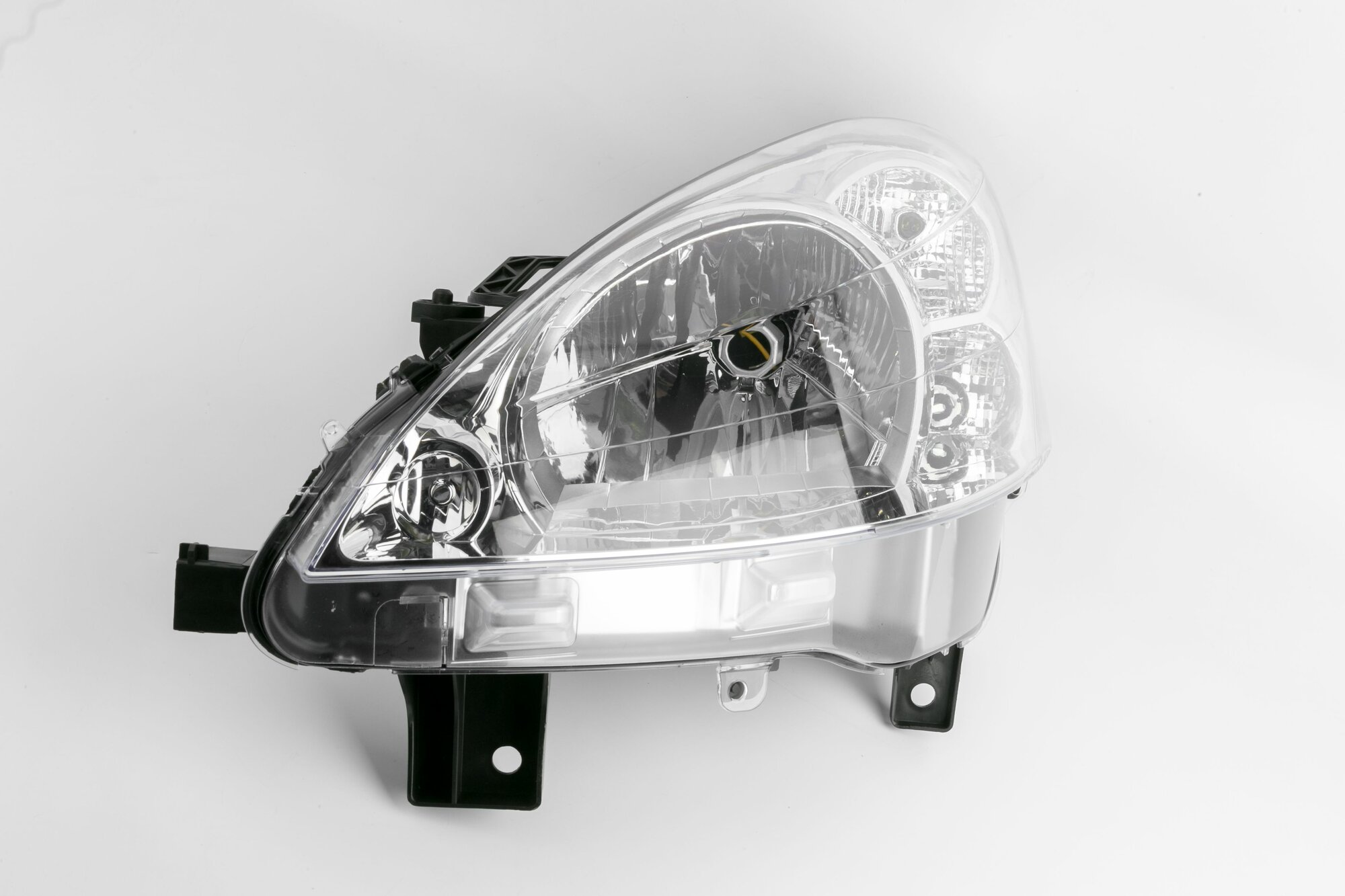 Фара левая для Пежо Партнер 2008-2011, oem 043774, 6208K4 арт 5501149LMLDEM