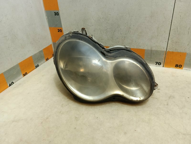 Б/У DEPO Фара правая Mercedes-Benz C-Class 2005 W203 472203 MERCEDES-BENZ арт. A2038203261