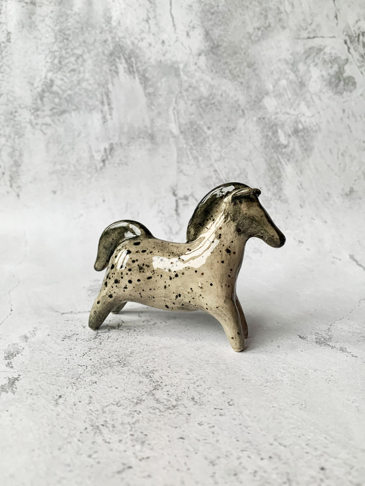 Статуэтка лошадь керамическая