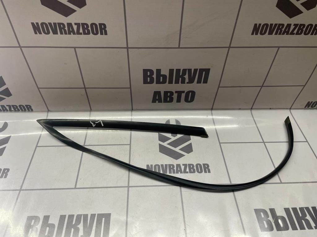 Уплотнитель стекла двери Audi 80 90 B3 86-91