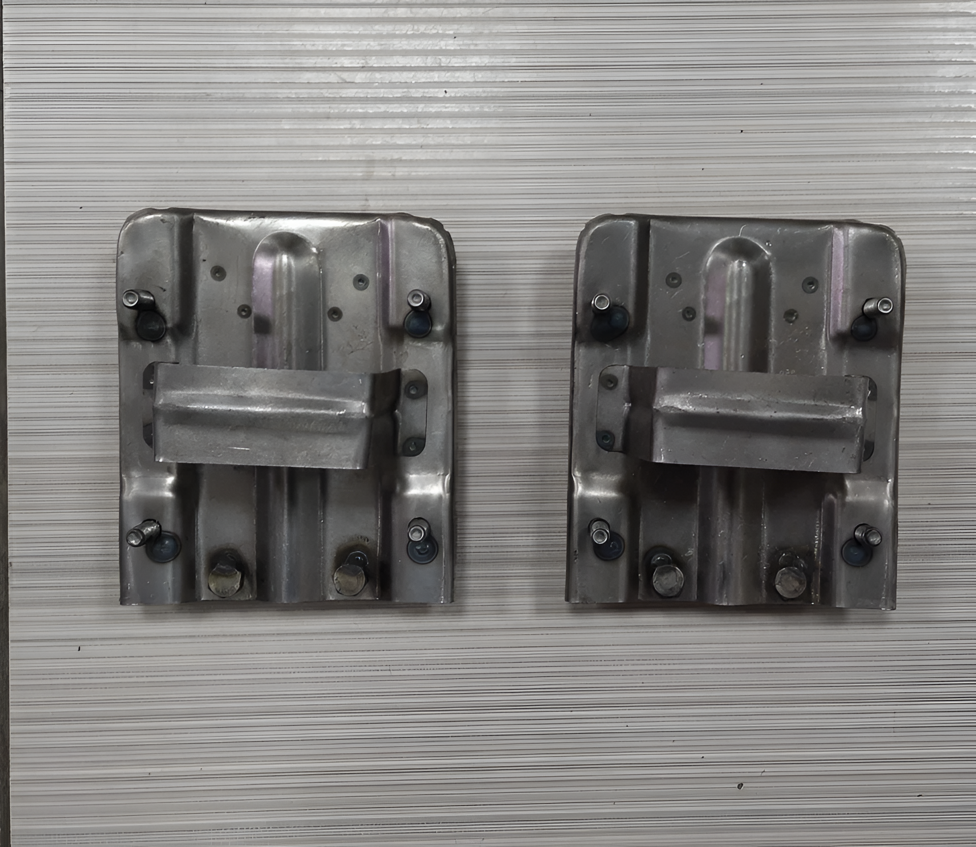 Кронштейн усилителя переднего бампера Chevrolet Lacetti