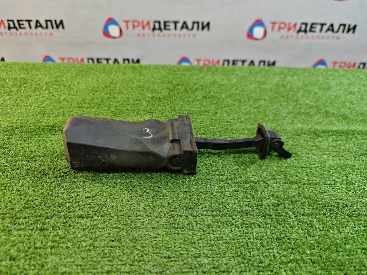 Ограничитель двери Volkswagen Polo 1.6 CWVA 2018 (б/у)