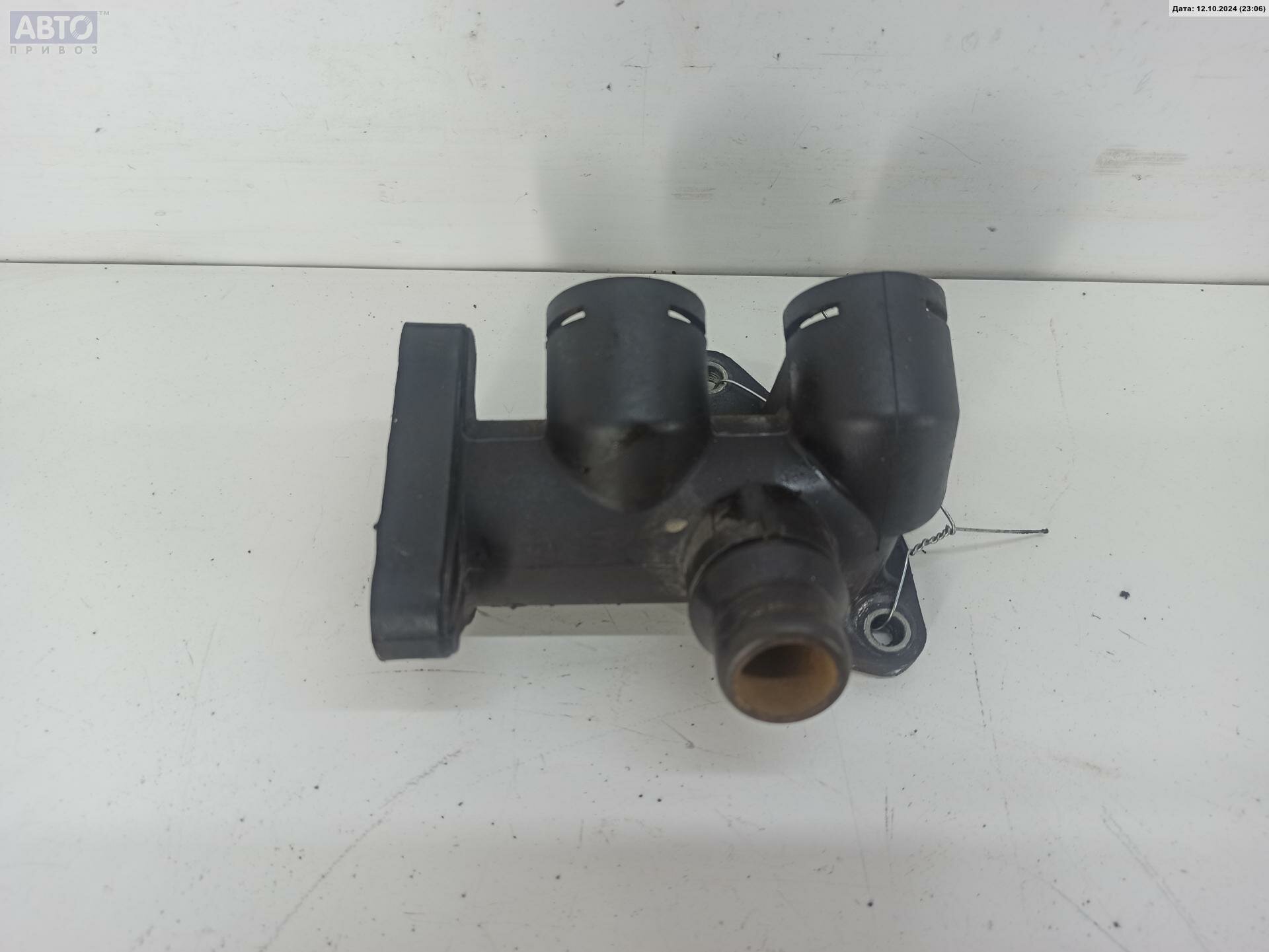 Фланец (тройник) системы охлаждения Audi A4 B5 (1994-2001)