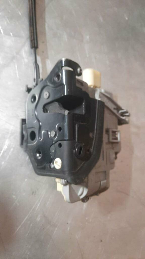 Замок двери задней правой Volkswagen Passat B6 2006 3C4839016A