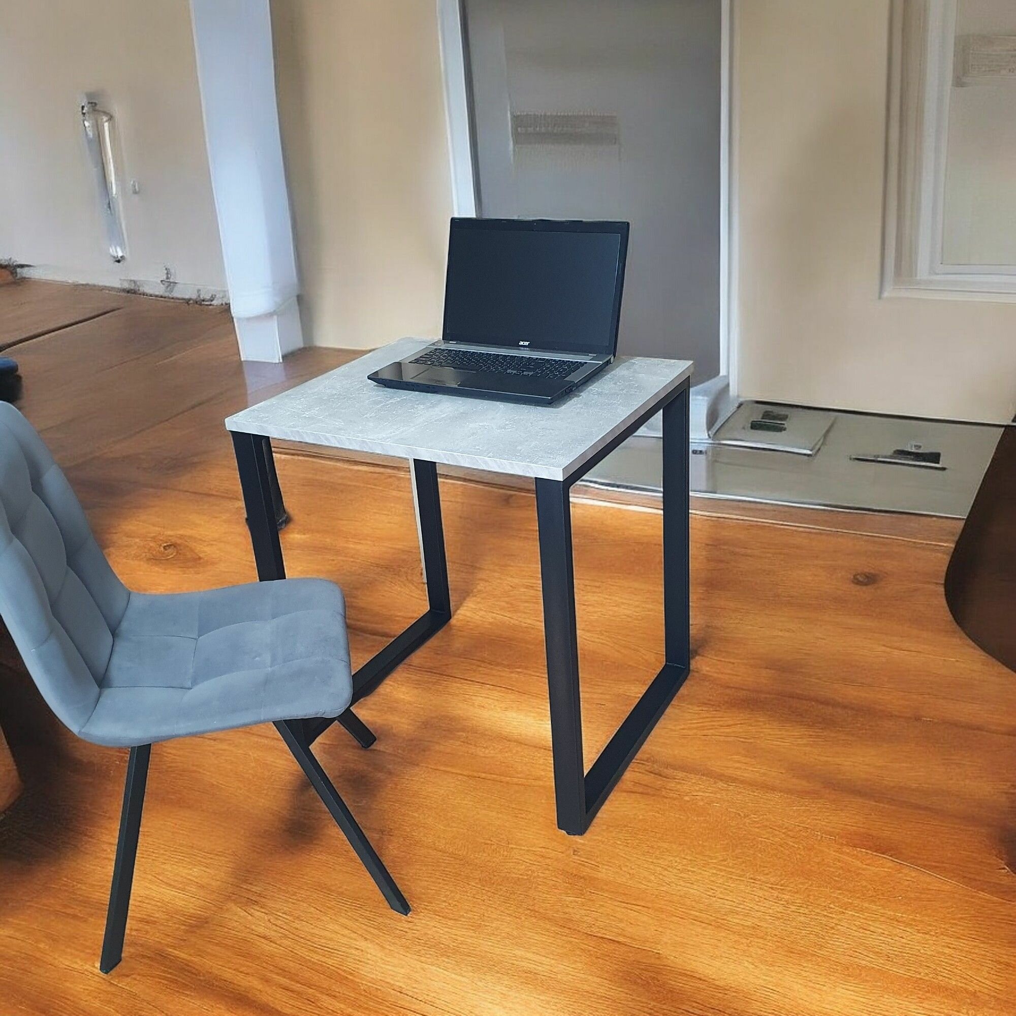 Игровой компьютерный стол/ Лофт, 70*60 см, цвет столешницы Бетон светлый, Ножки лофт черные