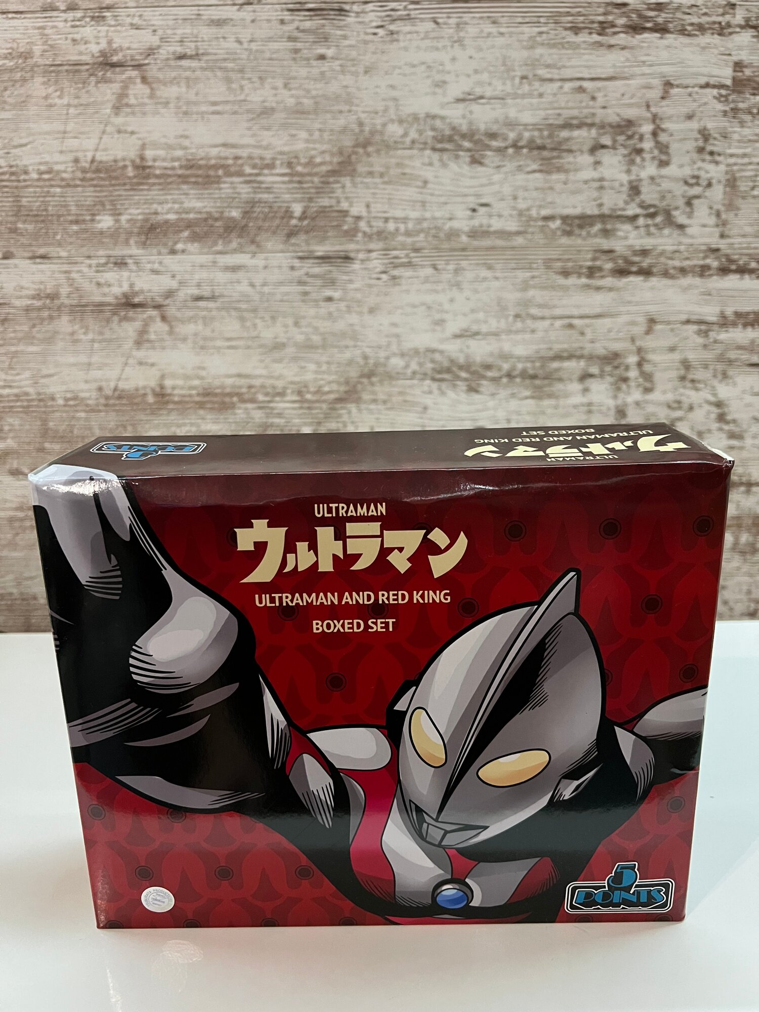 Набор фигурок Ультрамен и Красный король Ultraman and Red King Boxed set по 13 см от Mezco