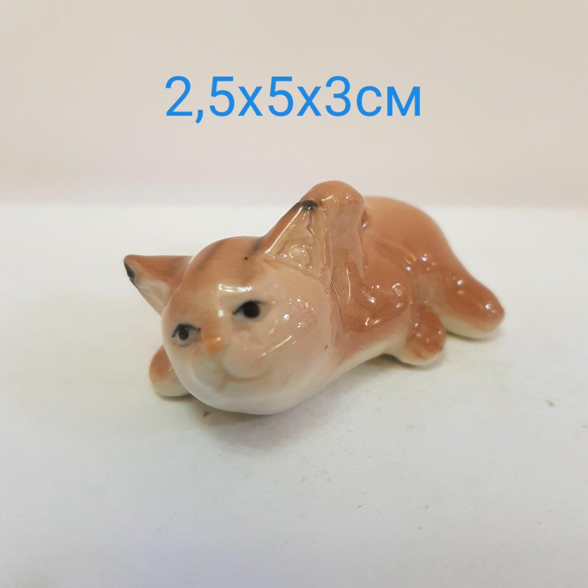 Фигурка декоративная "Кошечка Люся" мини фарфор 2,5х5х3см, ручная работа, 1660А