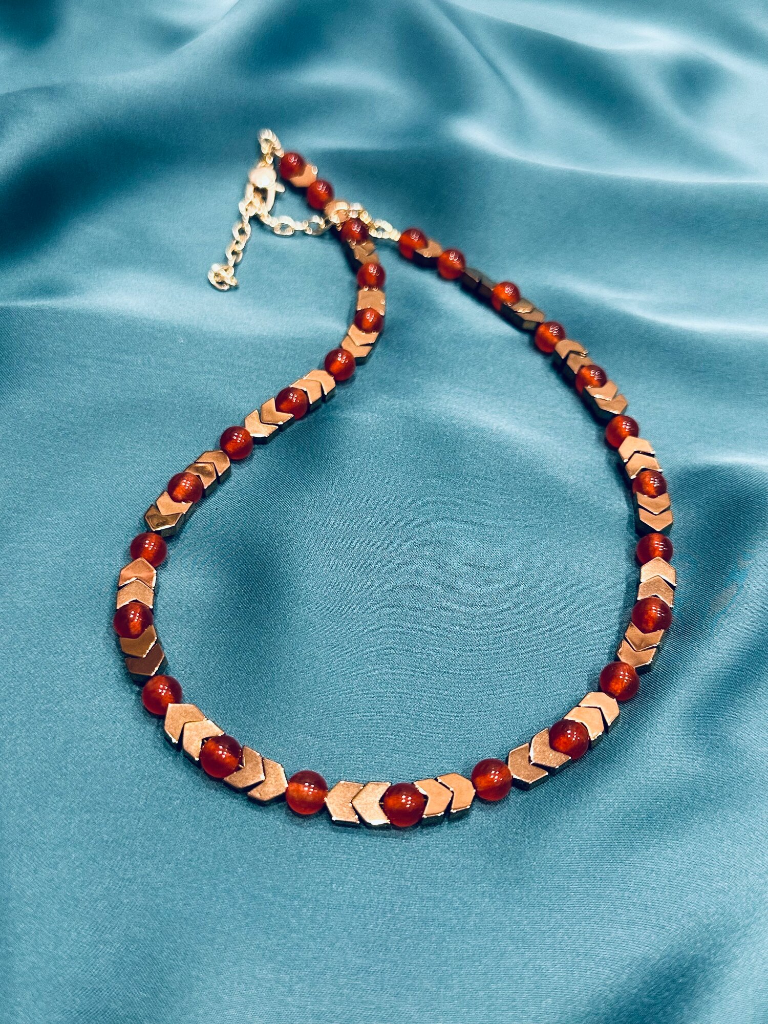 Колье, гематит, кварц синтетический