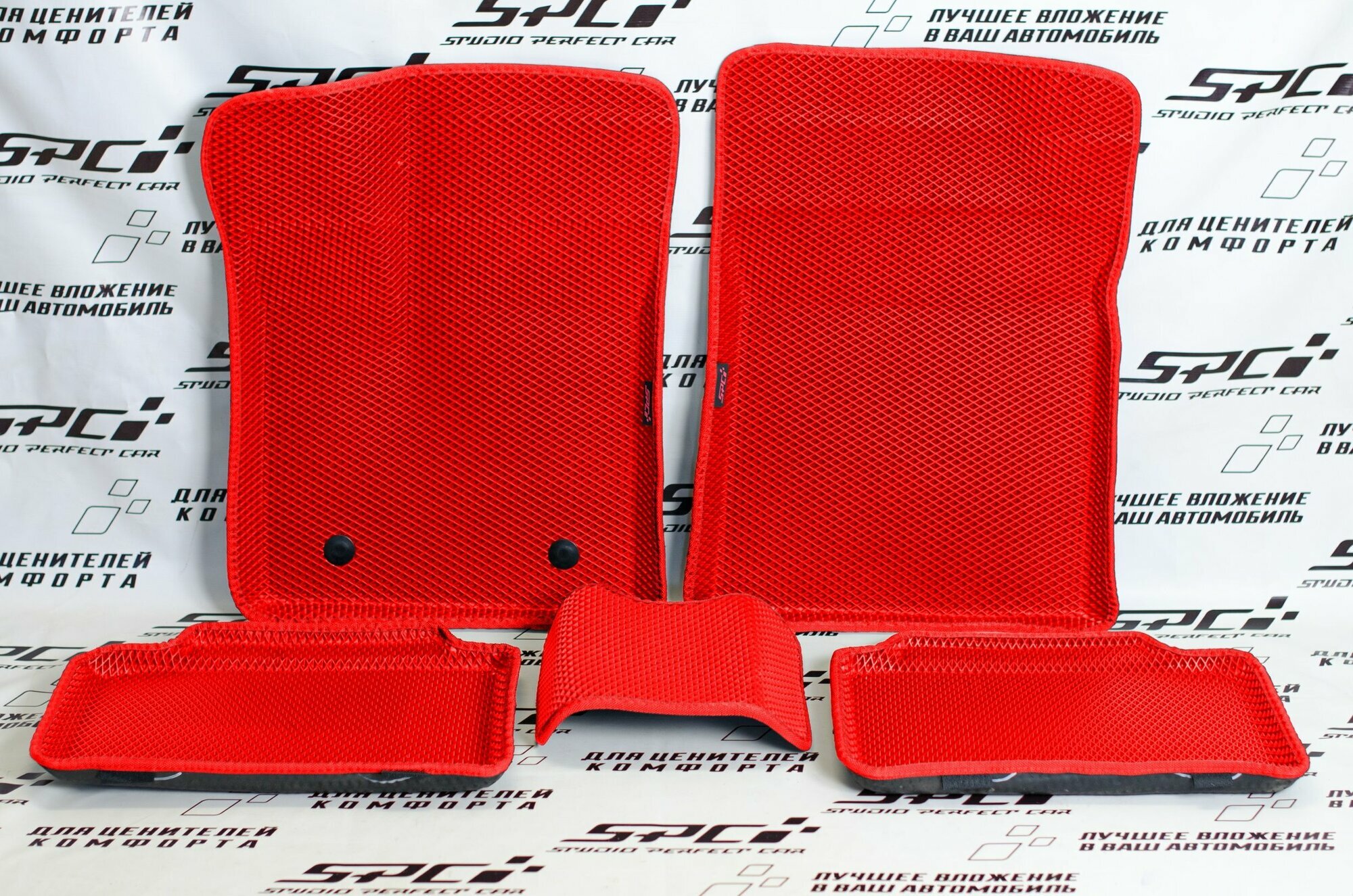 Автомобильные коврики EVA с бортами на Lada Vesta/Лада Веста PRESS CITY_3D, красные с красным кантом