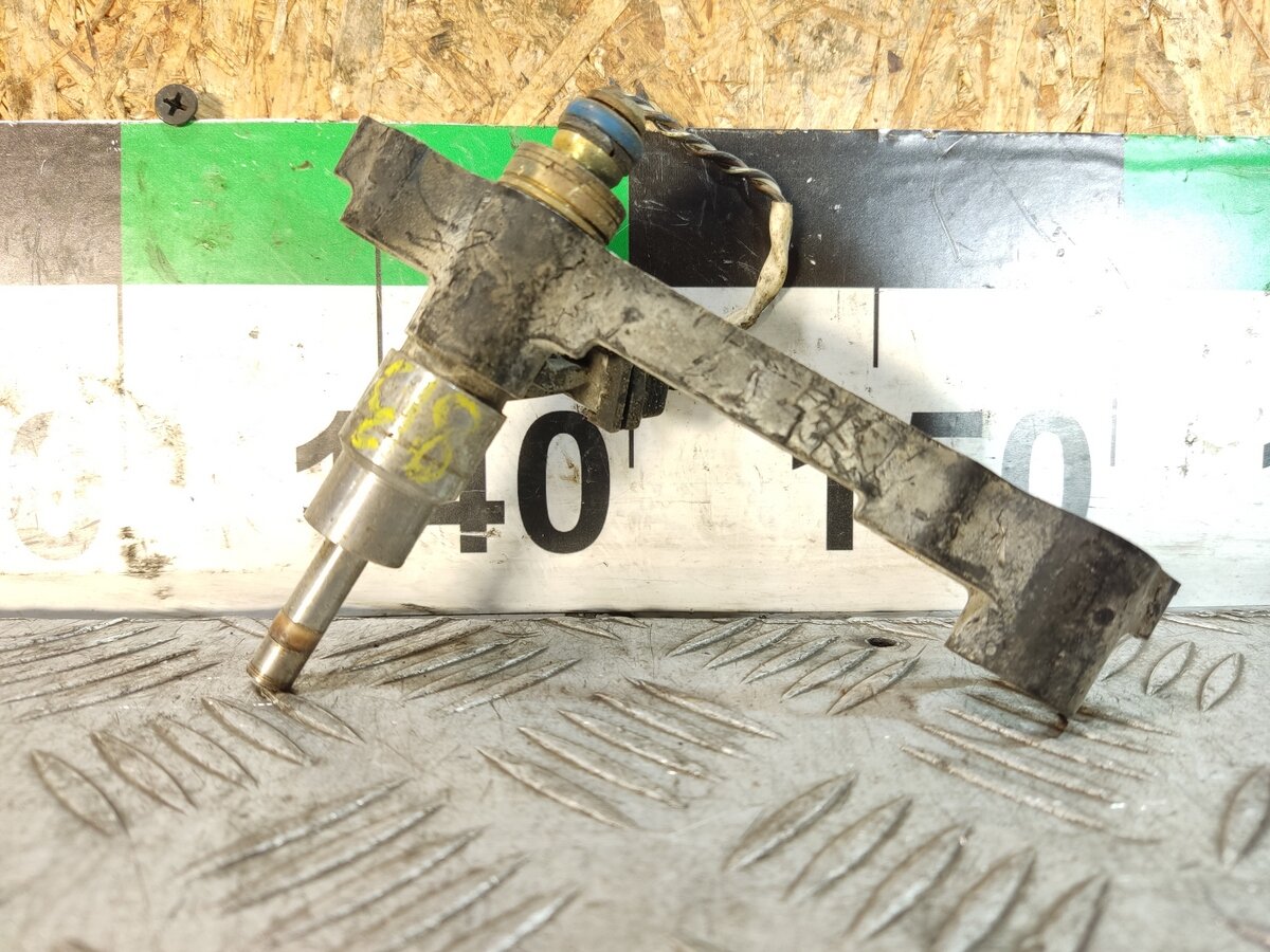 Форсунка двигателя BMW 7 2001-2008 13537506924