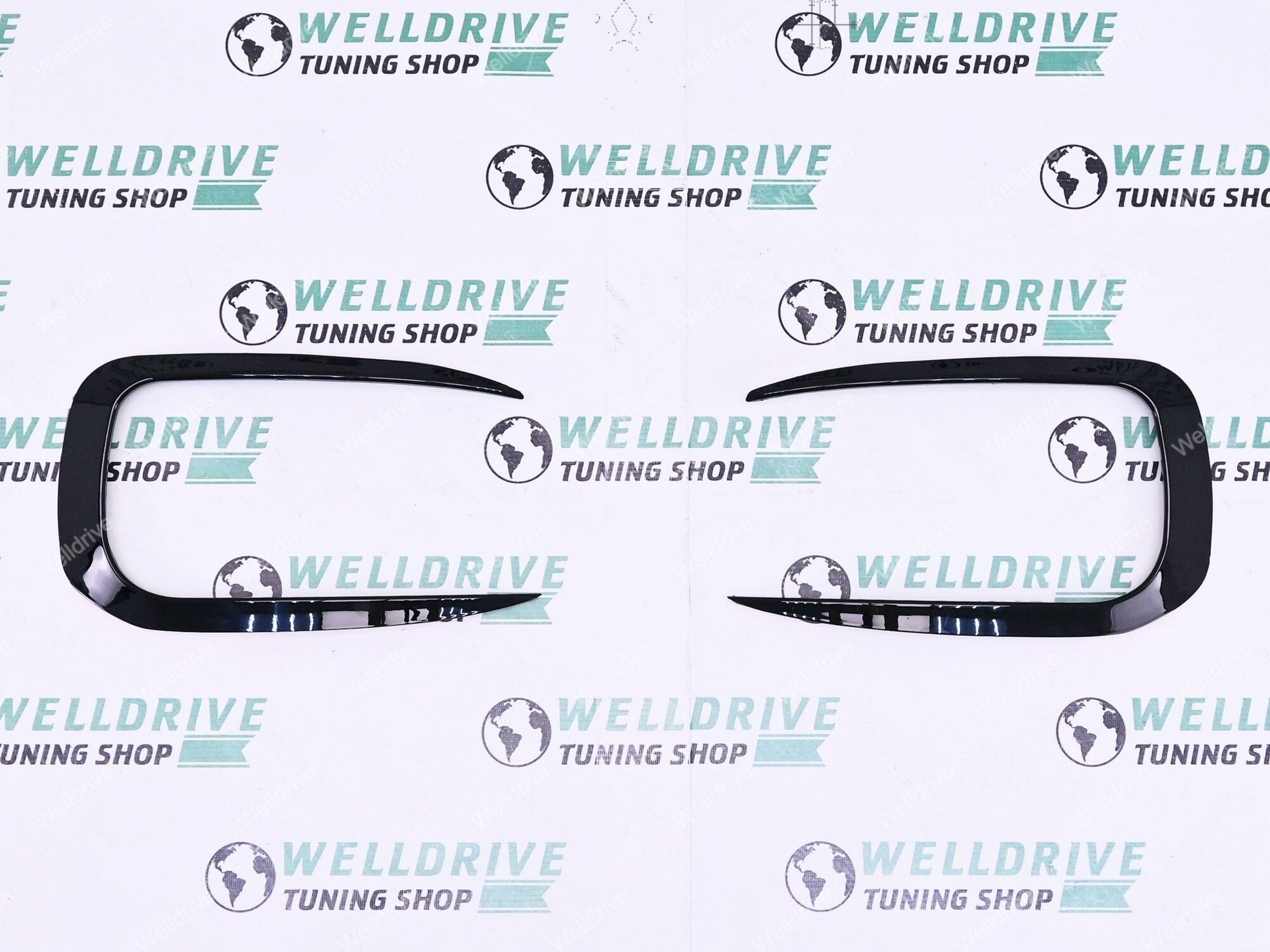 Клыки на передний бампер верхние BMW 1 F20 F21 M-Tech черный глянец