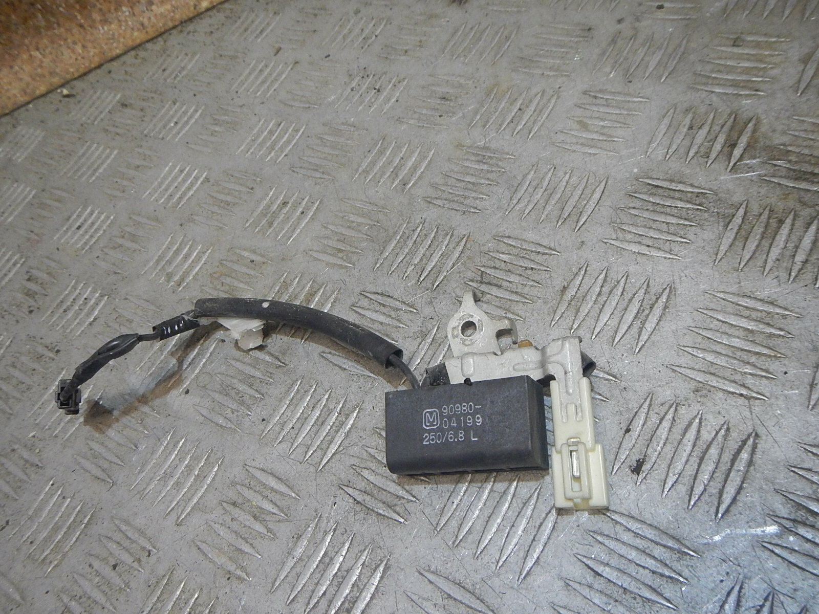 Б/У Реле, Toyota (Тойота)-COROLLA 150 (06-) TOYOTA COROLLA 150 (06-) Конденсатор Без видимых повреждений. 600635 TOYOTA а...