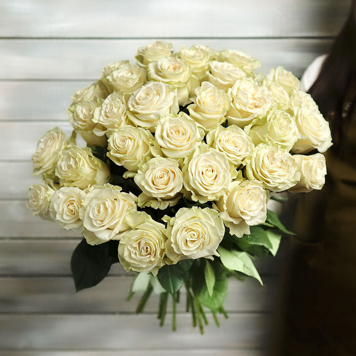 Букет Маркет, 35 роз, высота 50см, белые, Эквадор, под ленту