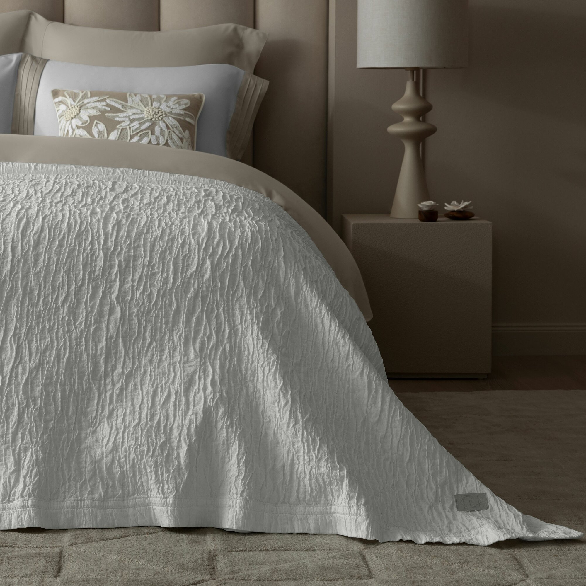 Togas Покрывало на диван, на кровать "Саймон" жаккард, 240x260, белое