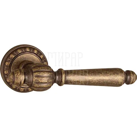 Дверная ручка Punto (Пунто) на круглой розетке "MADRID" MT античная бронза