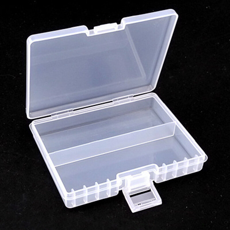 Вместительный белый прозрачный контейнер для хранения батареек типа АА, рассчитанный на 48 батареек.