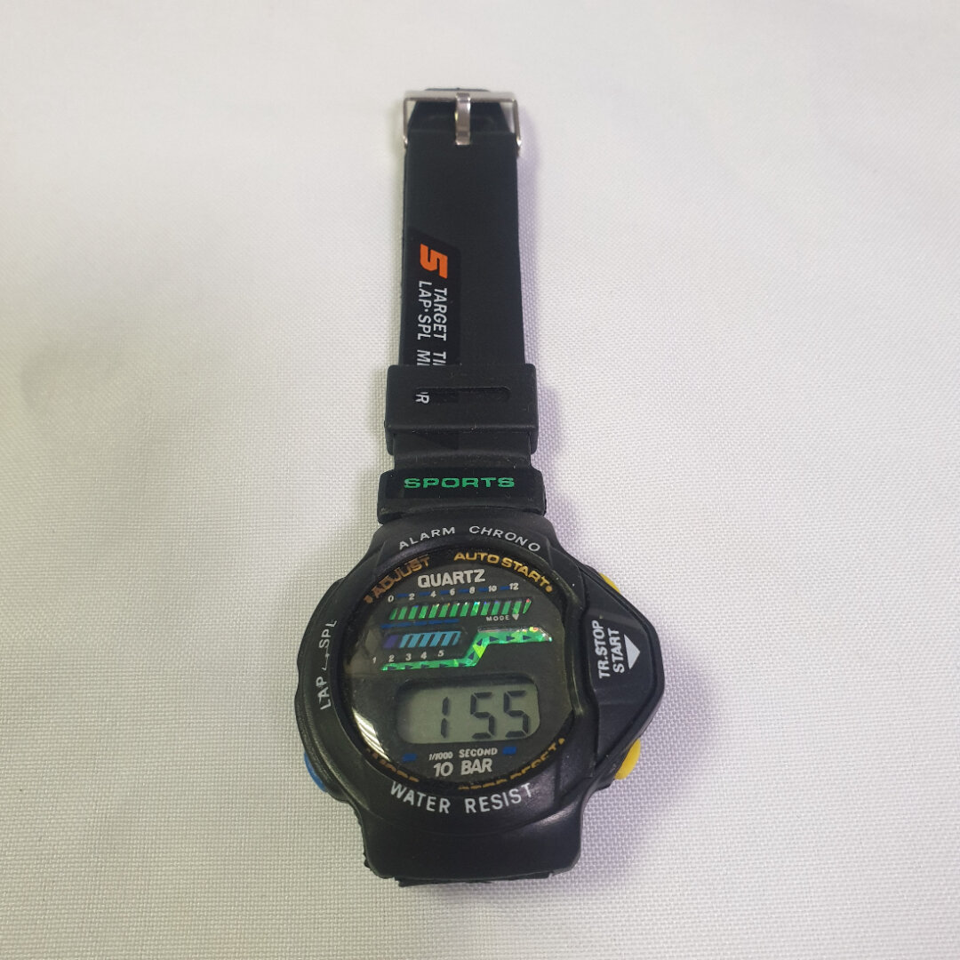 Часы наручные мужские, кварцевые, рабочие.