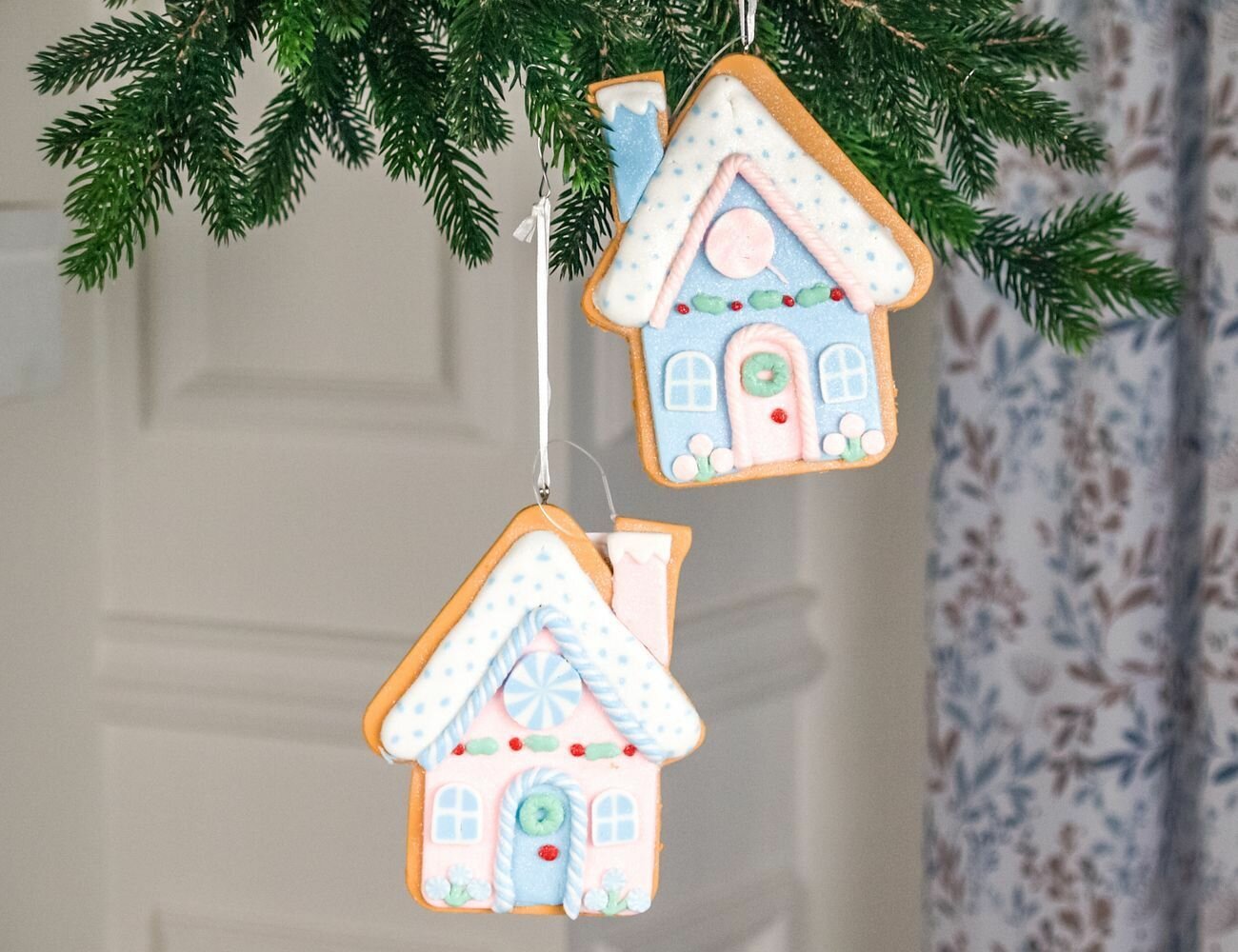 Набор елочных игрушек домики - сахарный снежок, полистоун, 12 см, 2 шт, EDG 684503-95-набор