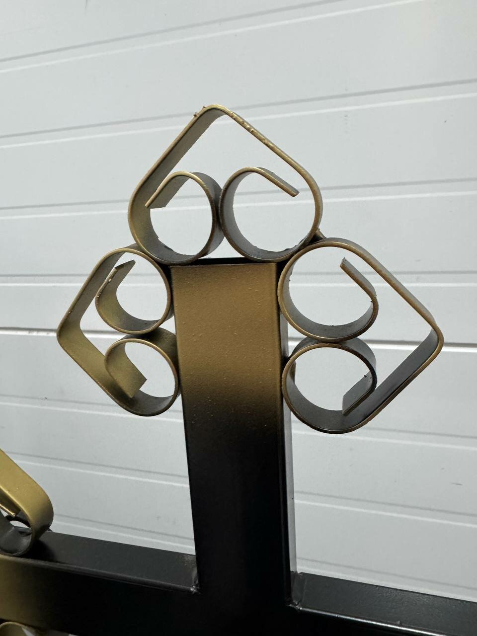 Крест на могилу, Крест на кладбище "К4" металлический из профильной трубы